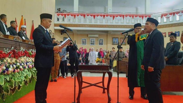 Gantikan Almarhum Muslim, Yusdarman Resmi Dilantik Sebagai Anggota DPRK ... Gantikan Almarhum Muslim, Yusdarman Resmi Dilantik Sebagai Anggota DPRK ...