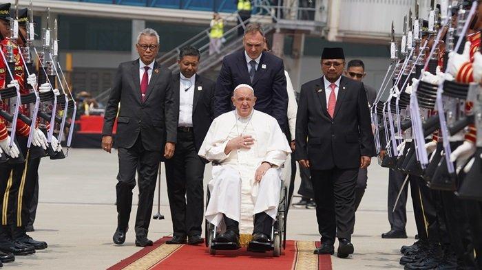 Kunjungan Apostolik di Indonesia Berakhir, Menag Yaqut Cholil Qoumas ... Kunjungan Apostolik di Indonesia Berakhir, Menag Yaqut Cholil Qoumas ...