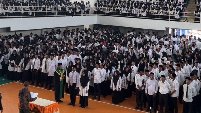 Lapor Pada Ayah Hingga Siapkan Baju Pelantikan PPS, Gadis di Pidie ... Lapor Pada Ayah Hingga Siapkan Baju Pelantikan PPS, Gadis di Pidie ...