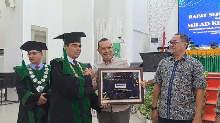 Serambi Indonesia Terima Penghargaan dari UIN Ar-Raniry Banda Aceh, Diserahkan Saat Milad Kampus ...