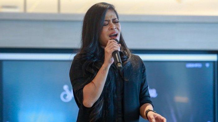 Kikan Namara Bahagia Bisa Comeback dengan Band Cokelat - Serambinews.com