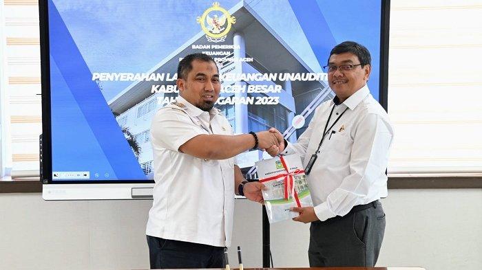 Pj Bupati Serahkan LKPD Aceh Besar Tahun Anggaran 2023 ke BPK RI - Serambinews.com