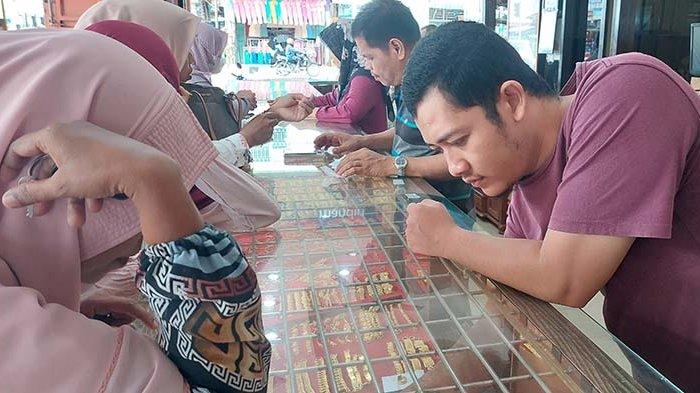 Warga Langsa Ramai-ramai Beli Emas untuk Investasi, Cek Harganya Hari ...