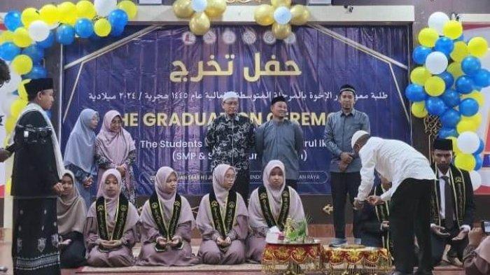 7 Santri Dayah Terpadu Nurul Ikhwah Nagan Raya Lulus Kuliah ke Timur ...