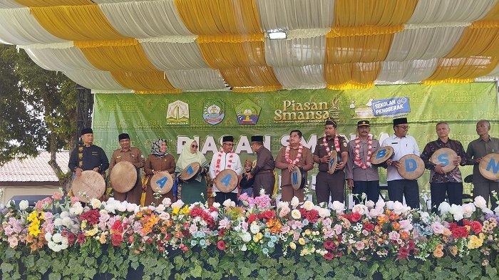 Peringati Hari Jadi Ke-59, SMAN 1 Abdya Gelar Piasan SMANSA ...
