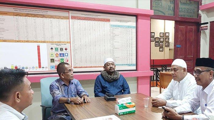 KIP Pidie Terima Satu Berkas Paslon dari Jalur Independen H Jamal-Sayuti, Satu Paslon Gagal ...