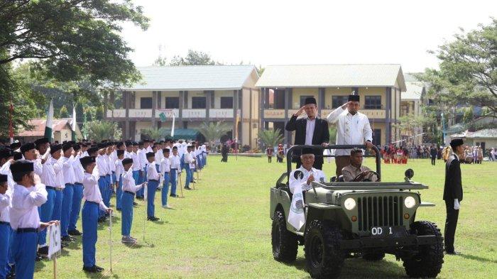 Pj Bupati Aceh Besar Pimpin Apel Tahunan 2024 Pesantren Tgk Chiek Oemar ...