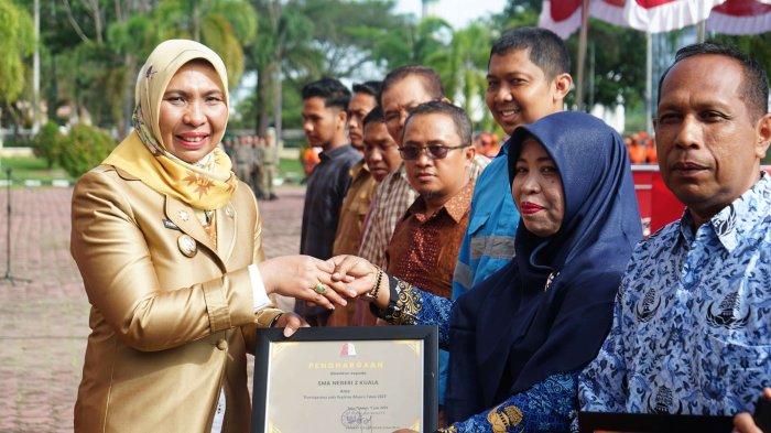Peringati Hari Lingkungan Hidup, Pj Bupati Serahkan Penghargaan Atas Nagan Raya Raih Adipura ...