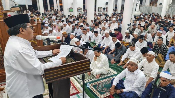 Penceramah Malam Pertama Tarawih di Masjid Agung Al-Falah Sigli, Ini ...