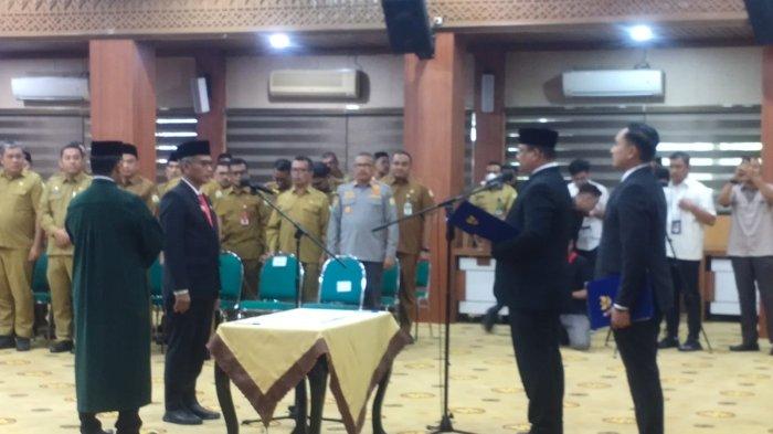 Pj Gubernur Aceh Lantik Khudri Jadi Sekretaris DPRA - Serambinews.com