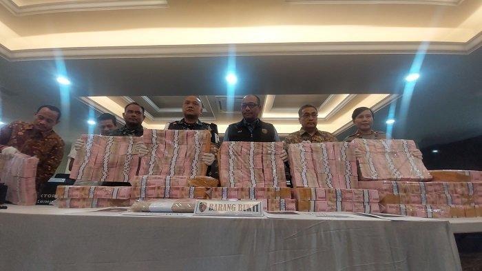 BI Cek Sampel dari Uang Palsu Rp 22 Miliar yang Disita Polda Metro Jaya ...