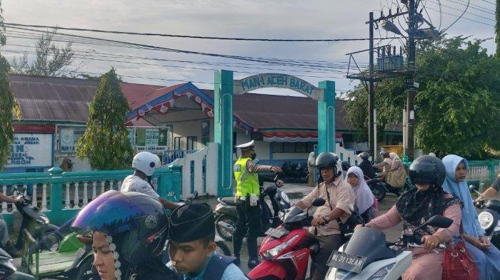 Lima Titik di Kota Meulaboh Rawan Kemacetan Satlantas Atur Arus Lalu Lintas - Serambinews.com