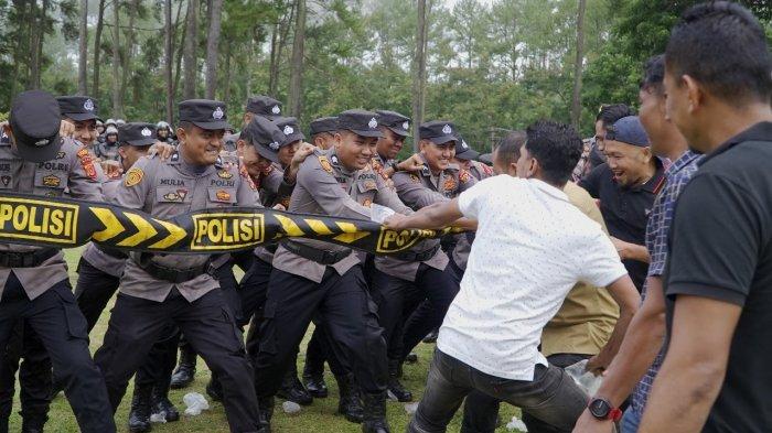 Atasi Unjuk Rasa di Kantor KIP, Polres Pidie dan Batalyon A Sat Brimob Gelar Simulasi Sispamkota ...