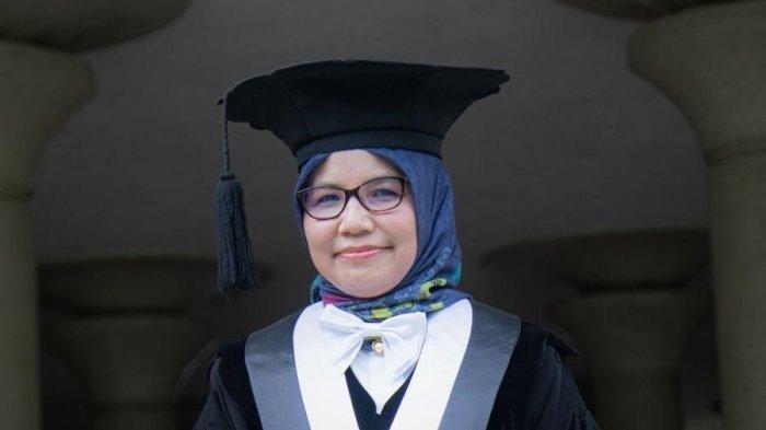 Pidato Pengukuhan Prof Siti Murtiningsih Jadi Guru Besar UGM: Mendidik Manusia Bersama Mesin ...