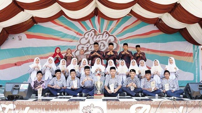 MTsN Model Banda Aceh Kembali Raih Juara Umum RIAB Fair ke X - Serambinews.com