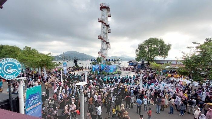 Pembukaan Sabang Marine Festival 2024, Ribuan Pengunjung Padati Menara ...