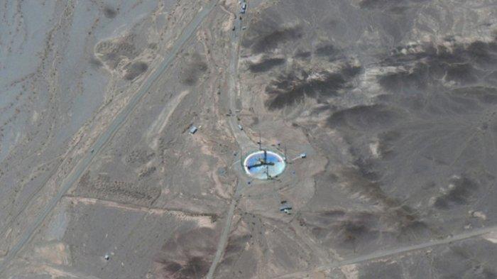 Iran Siap Luncurkan Roket Pembawa Dua Satelit dari Landasan Gurun ke ...