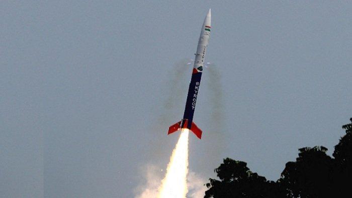 India Berhasil Meluncurkan Roket Pertama Pihak Swasta, Dikembangkan ...