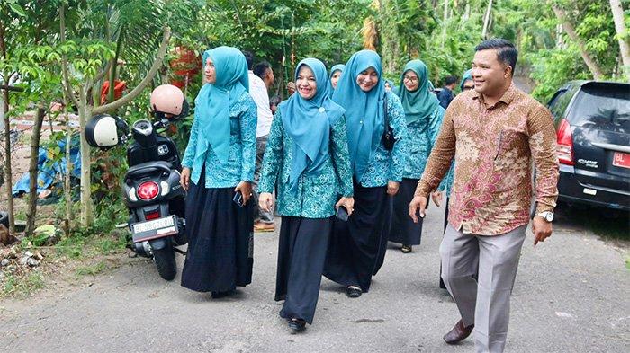 Pj Ketua TP PKK Kota Sabang Sapa dan Berikan Bantuan Kepada Anak Stunting - Serambinews.com