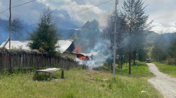 KKB Papua Bikin Teror Lagi, Bakar Rumah dan Terlibat Kontak Senjata ... KKB Papua Bikin Teror Lagi, Bakar Rumah dan Terlibat Kontak Senjata ...