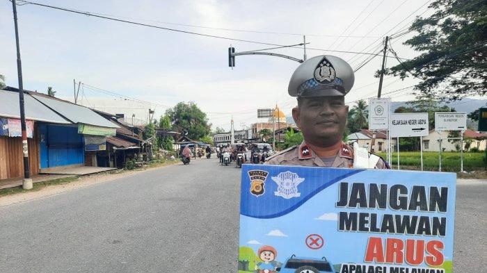 Satlantas Polres Abdya Edukasi Pengendara Terkait Tertib Berlalu Lintas - Serambinews.com