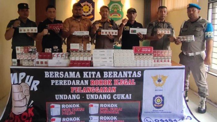 Satpol PP dan Bea Cukai Sita Ribuan Batang Rokok Ilegal di Lhokseumawe - Serambinews.com