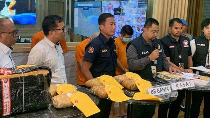 Polisi Tangkap Pengedar Narkoba, Paket Ganja 6 Kg Dikirim dari Aceh Hendak Dijual di Jakarta ...