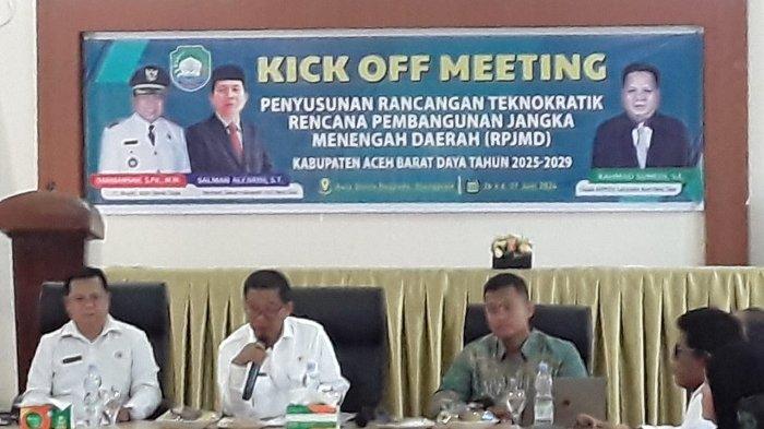 Sekda Buka Kick Off Meeting RPJMD Abdya, Ajak Peserta Aktif Beri Masukan - Serambinews.com