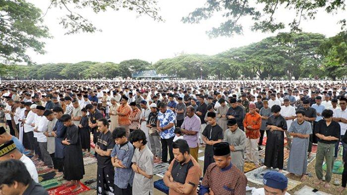 Idul Adha Semarak, Ribuan Jamaah Padati Blangpadang - Serambinews.com