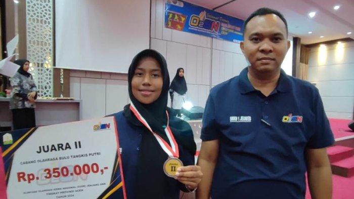 Siswi SMKN 1 Jeunieb Bireuen Raih Juara 2 Atletik O2SN Aceh 2024 - Serambinews.com