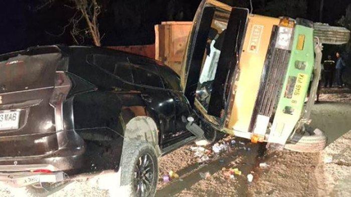 Truk Angkut Batu Gajah Terbalik Timpa Pajero - Serambinews.com