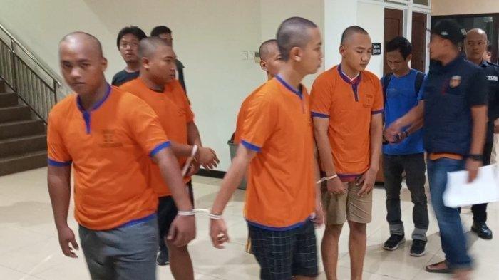 Tampang 6 Pendekar Silat yang Keroyok Pemuda hingga Tewas di Gresik, 3 Orang Masih Buron ...