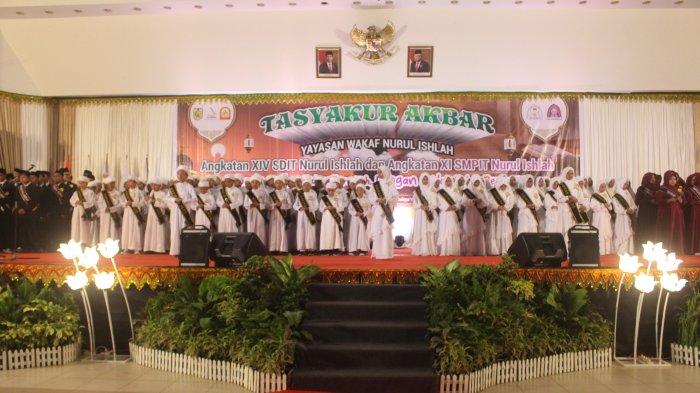 Tasyakur Akbar Nurul Ishlah Luluskan 175 Siswa SD/SMP-IT, Satu Santri ...