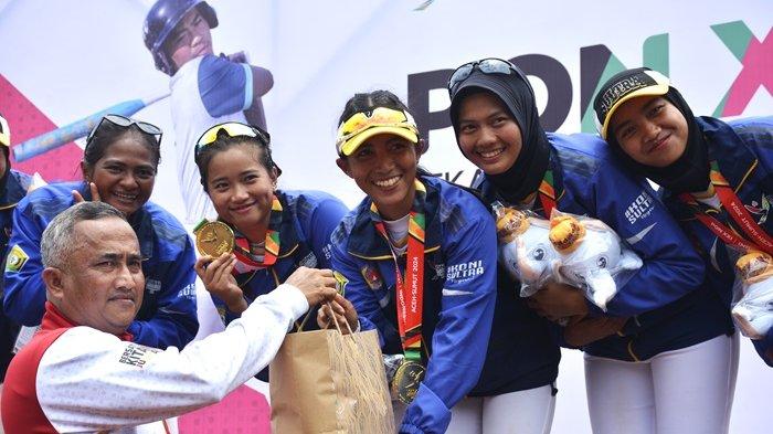 Taklukkan Papua di Final, Tim Putri Sultra Boyong Medali Emas Cabor Softball PON XXI Aceh-Sumut ...