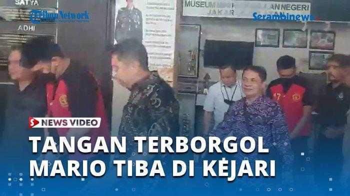 VIDEO Mario Dandy Tiba di Gedung Kejari Jaksel dengan Wajah Tertutup Masker - Serambinews.com
