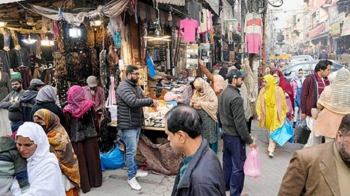 Pakistan Perintahkan Pusat Perbelanjaan dan Pasar Tutup, Warga Langsung Serbu Kebutuhan Pokok ...