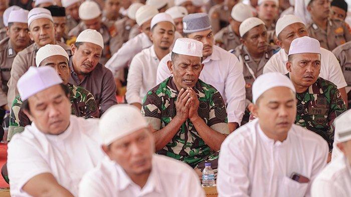 FOTO Polresta Banda Aceh Gelar Zikir Akbar dan Doa Bersama untuk Pilkada Damai 2024 ...