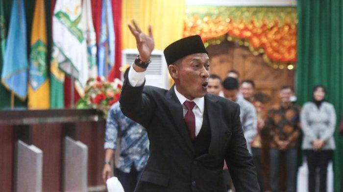 Abang Samalanga Dilantik Sebagai Ketua DPRA, Pendukung Sambut Gembira ...
