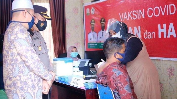 Kapolres Tinjau Vaksinasi Massal di Tanah Luas - Serambinews.com