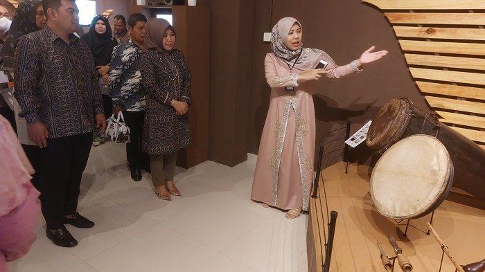 Ada 200-an Alat Musik Nusantara Dipamerkan di Museum Aceh - Serambinews.com