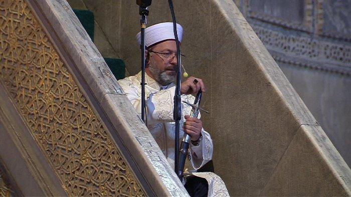 Khatib Jumat Pertama di Masjid Hagia Sophia Bawa Sebilah Pedang, Ini ...