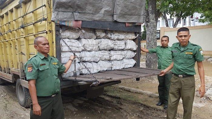 Polres Langsa Amankan Truk Colt Diesel Bermuatan Arang - Serambinews.com