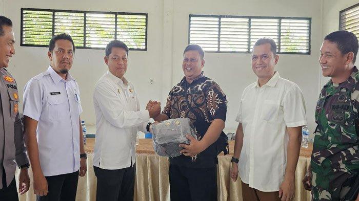 Jelang Pilkada Serentak 2024, Anggota Satlinmas Langsa Timur Terima ...