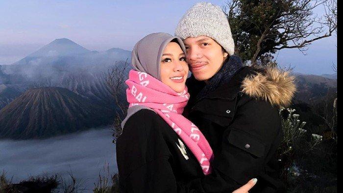 Dikritik Gegara Petik Bunga Edelweis, Intip 5 Potret Liburan Atta dan ...