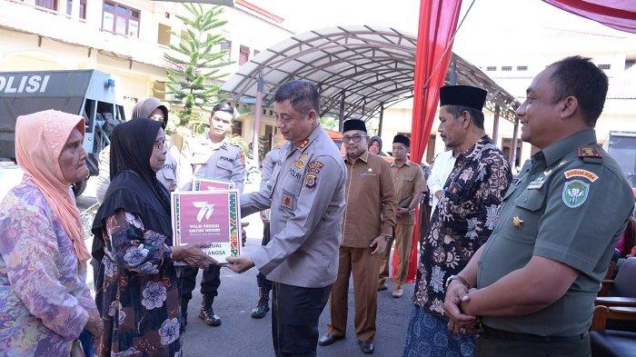 Sambut Hari Bhayangkara Ke-77, Polres Langsa Salurkan 500 Paket Bansos ... Sambut Hari Bhayangkara Ke-77, Polres Langsa Salurkan 500 Paket Bansos ...