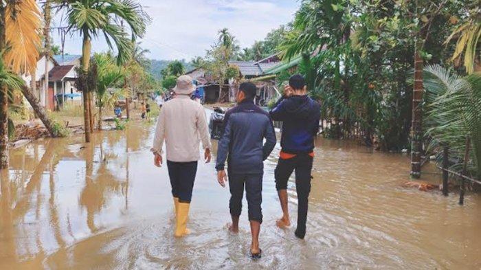 BPBD: Curah Hujan Tinggi Sebabkan Banjir di Simeulue - Serambinews.com