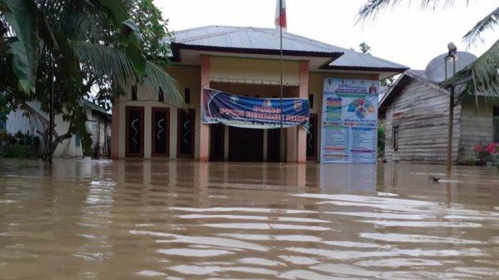 Sudah Tiga Hari, Banjir Masih Merendam Dua Desa di Nagan Raya - Serambinews.com