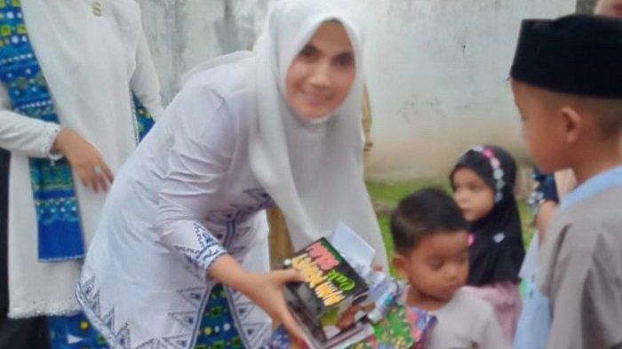 BKMT Bireuen Bantu Sarana Ibadah dan Santuni Anak Yatim - Serambinews.com