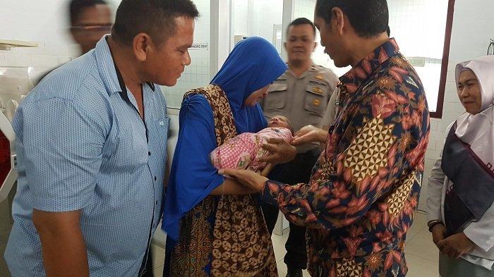 Bayi Ditemukan di Langsa Barat Diserahkan Kepada Calon Orangtua Angkat ...