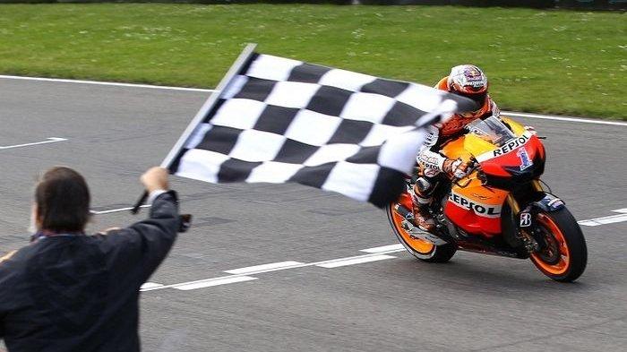 Bendera Merah di MotoGP Valencia 2018, Tahukah Anda? Ini Arti Warna ...